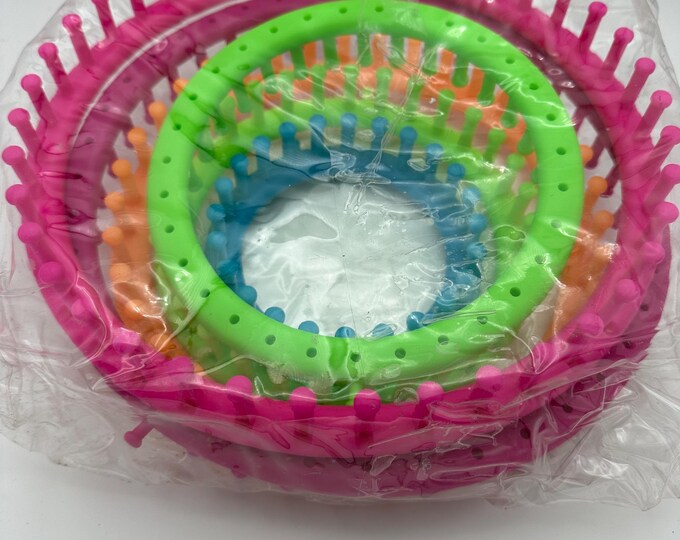 Darice Easy Knitting Round Loom Kit, Set of 6 Looms 4 Sizes, With 2 ...