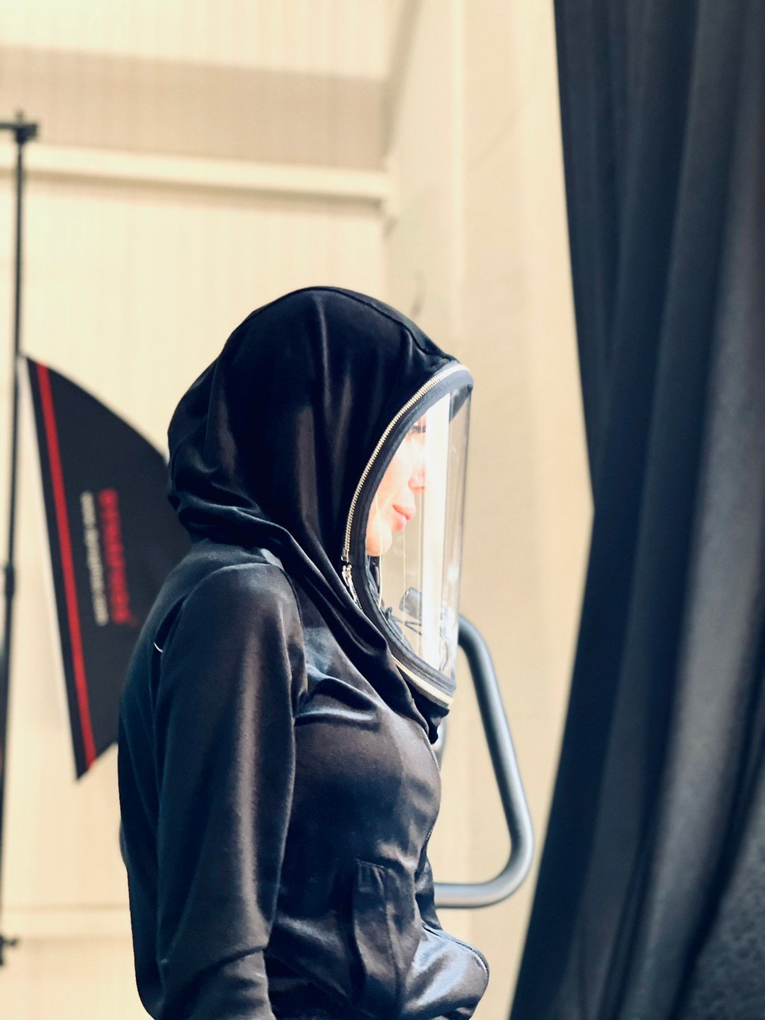 Face Shiled Velvet Hood Fully Zipped , Polycarbonate Visor, Full Face ...