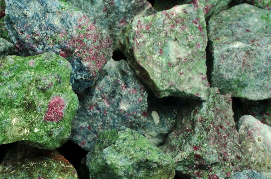 Fantasia Materials: 1 Lb Chamki Ruby a Grade Rough Raw Natural Crystals ...