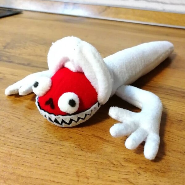 Scp bridge worm plush - Etsy.de