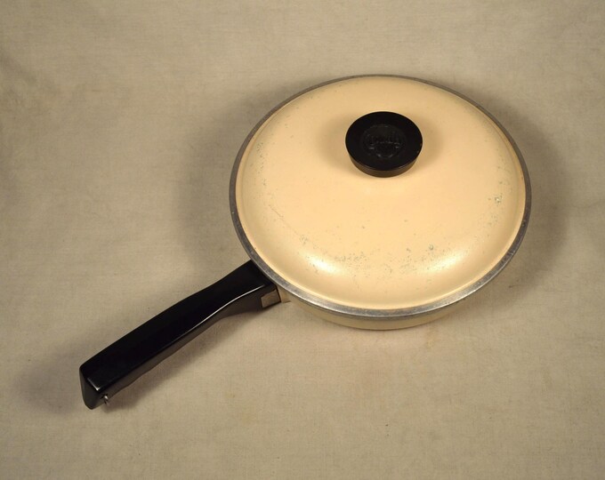 Club Cast Aluminum 9 Pan With Lid, Almond - Etsy
