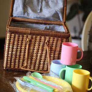 Vintage Retro Picnic Basket With Colorful Cups Plates and Utensils - Etsy