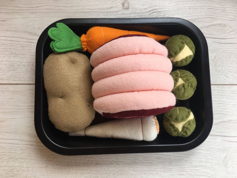 Pretend Play Felt Food Roast Dinner Set With Vegetables & Roasting Tin ...