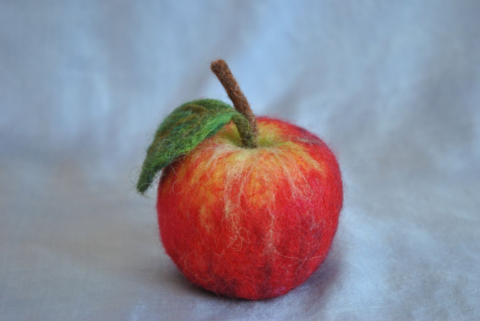 Real Size Needle Felted Apple/kitchen Decoration : Red Apple. Made to ...
