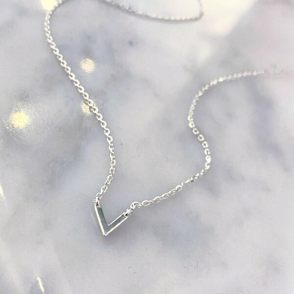 V Necklace - Etsy