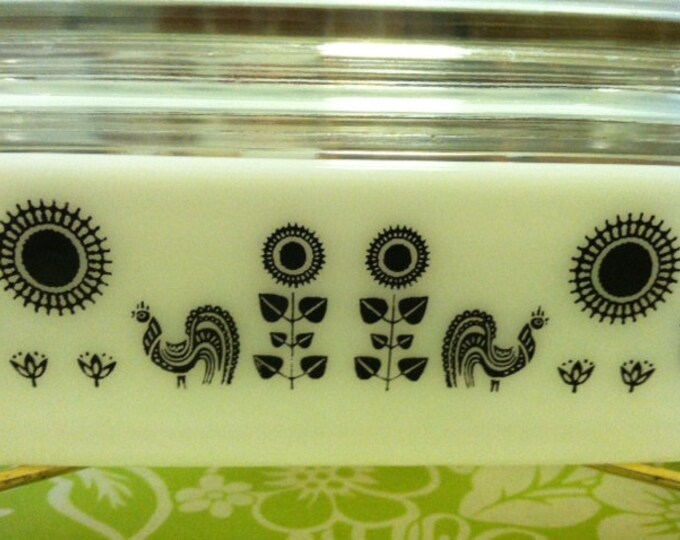 PYREX Black Rooster Space Saver 2 Quart Casserole Dish With Lid and Cradle RARE - Etsy