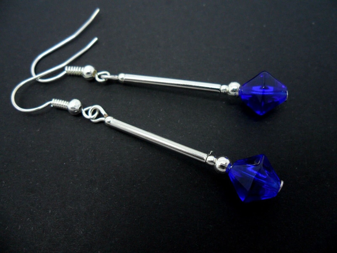 A Pair of Pretty Cobalt Blue Glass Crystal Bead Dangly Clip on Earrings ...