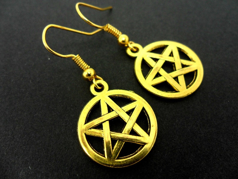 A Pair of Pretty Gold Colour Pentangle Pentagram Themed Dangly Earrings ...