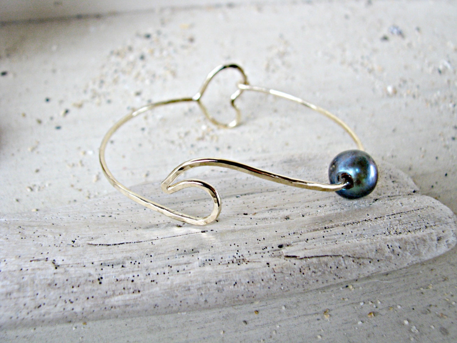 Wave Bangle Gold Heart Bangle Black Pearl Gold Bracelet - Etsy