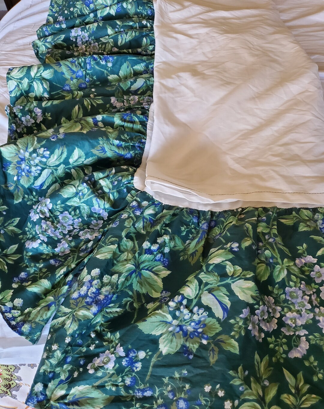 LAURA ASHLEY Bed Skirt / Queen / Bramble Berry / Ruffled Style / Shades ...