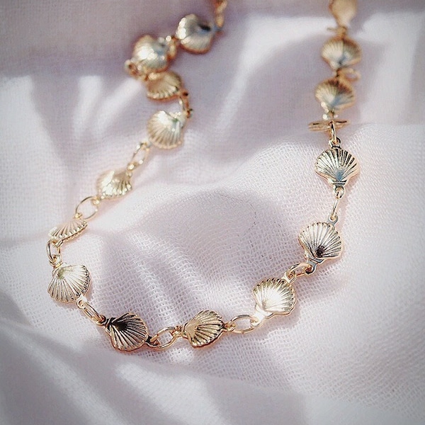 Gold Shell Necklace - Etsy