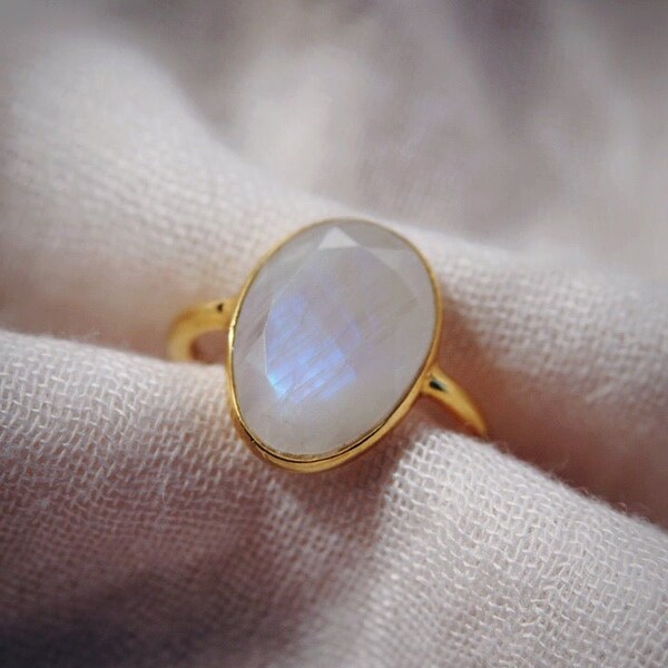 Large Moonstone Ring - Etsy