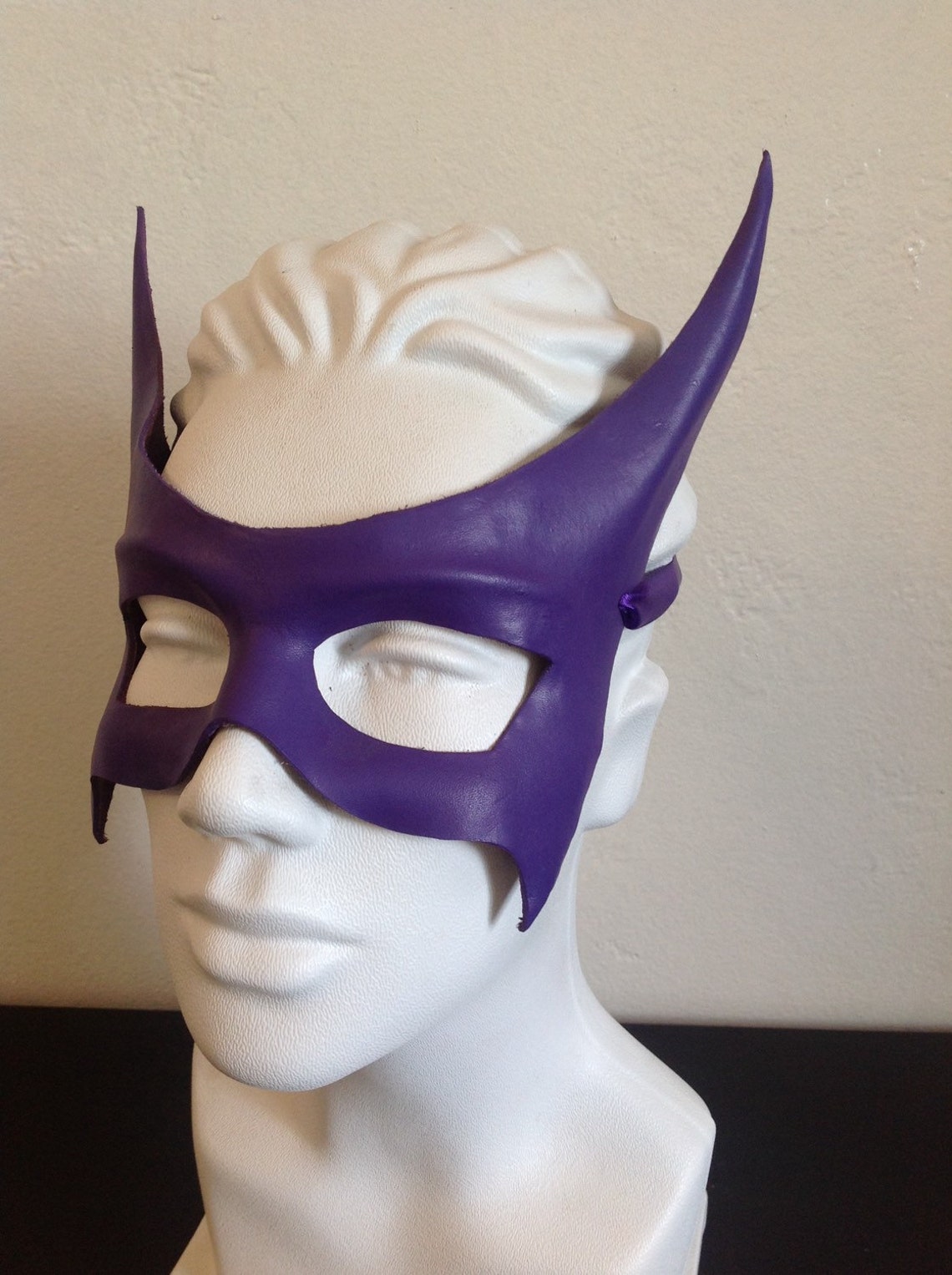 Huntress Mask - Hand Made Leather Mask - Etsy