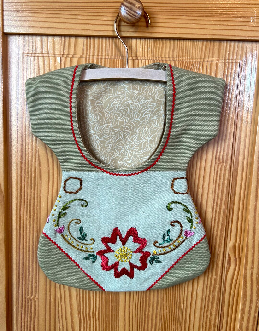 Clothespin Bag, Hanging Clothes Pin Bag, Vintage Embroidered Clothespin ...