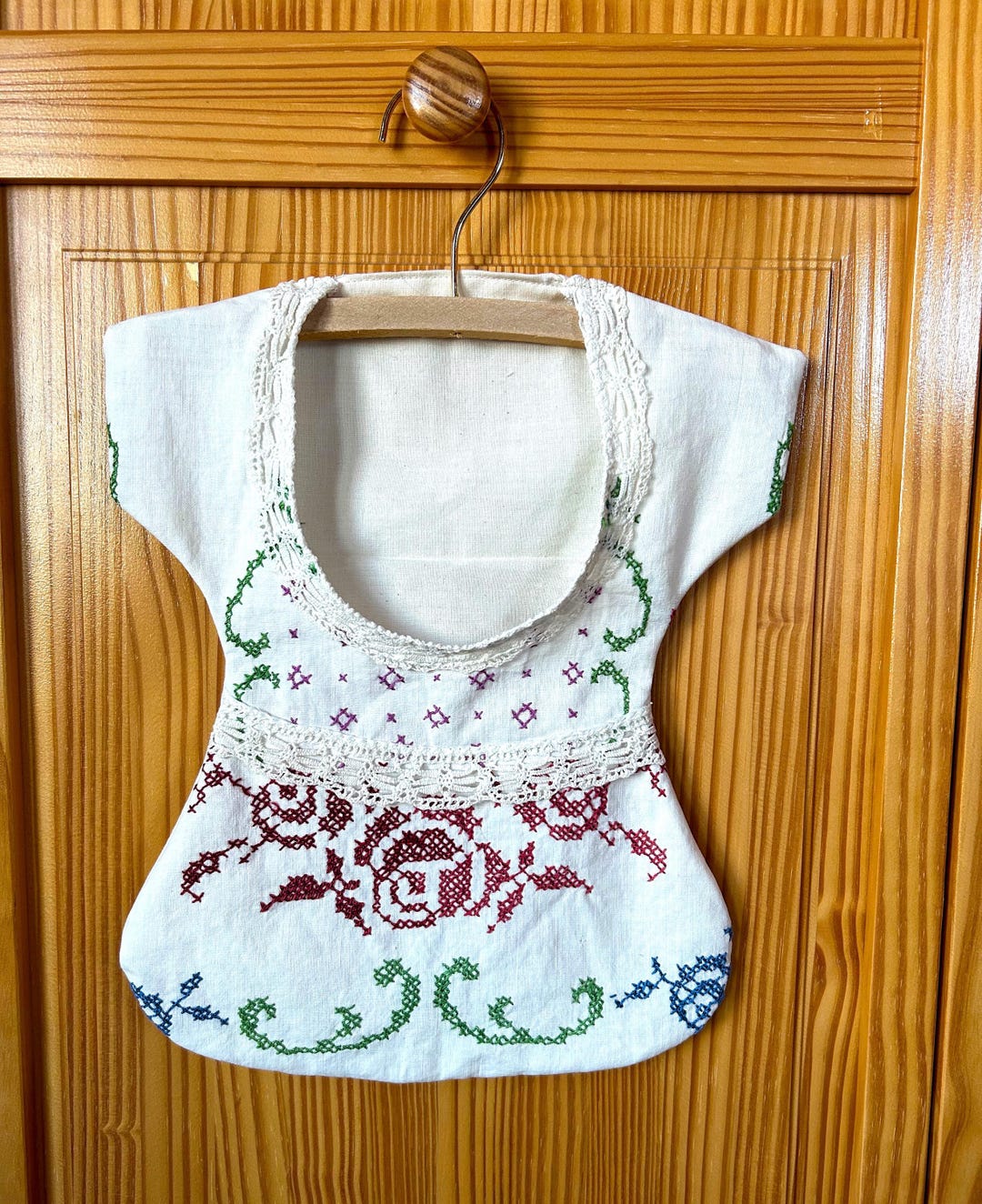 Clothespin Bag, Hanging Clothes Pin Bag, Vintage Embroidered Clothespin ...