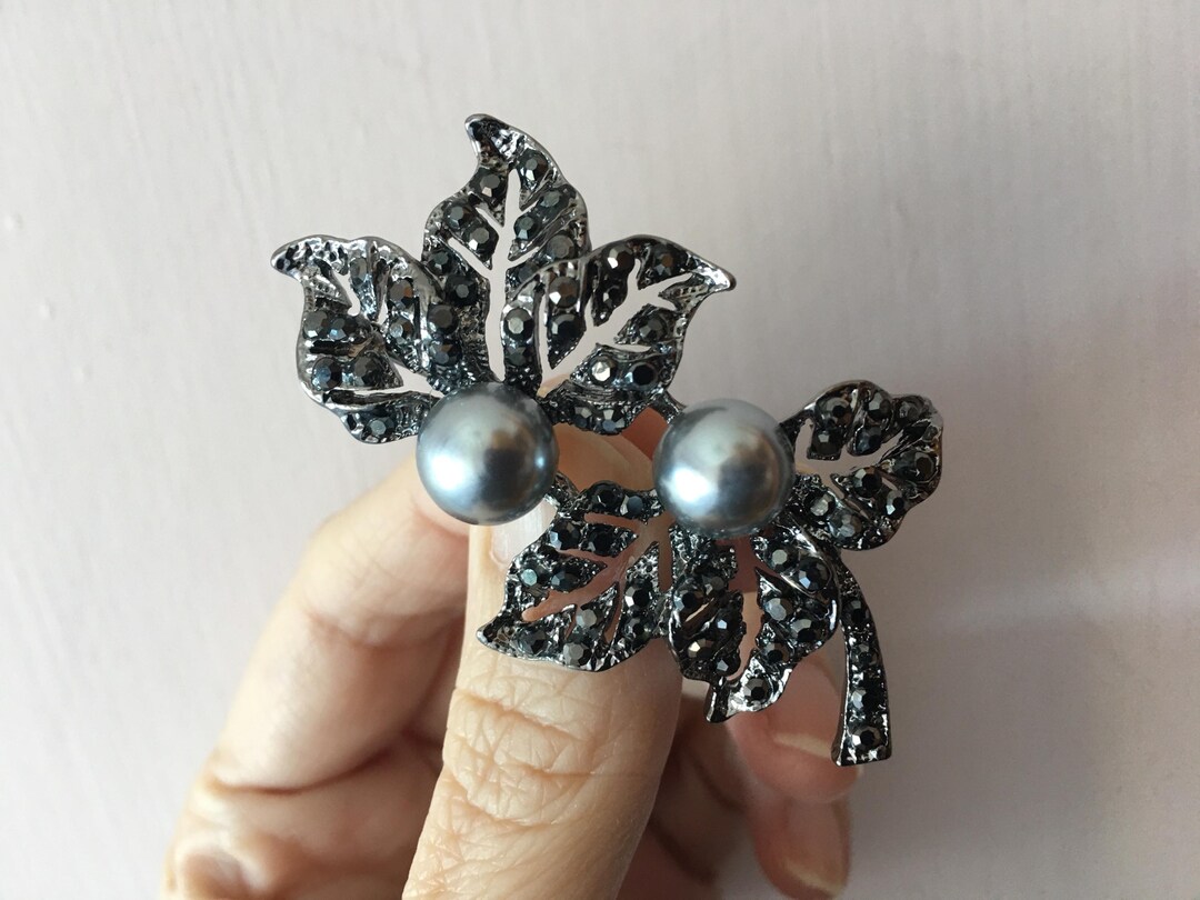 Black Brooch, Mother of Groom Gift, Bridal Jewellery, Pearl Brooch Pin ...