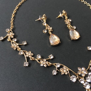 Gold Floral Vine Bridal Jewelry Set, Teardrop Necklace and Earrings ...