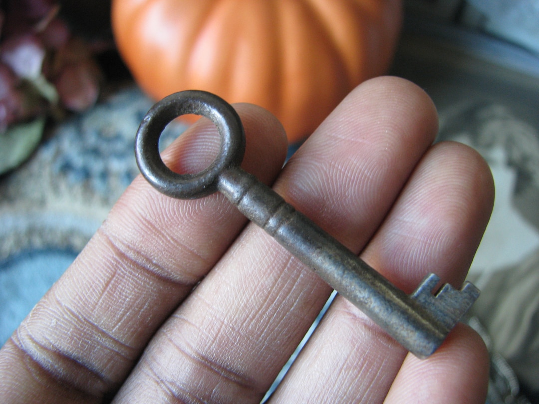 Antique Halloween Decor, Antique French Key, Antique Skeleton Key ...