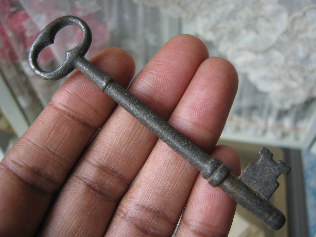 Antique Halloween Decor, Antique French Key, Antique Skeleton Key ...