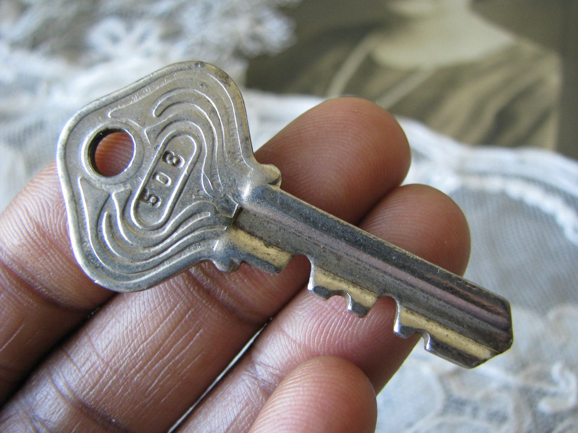 Antique Brass Clover Key, Steampunk Jewelry, Love Token - Etsy