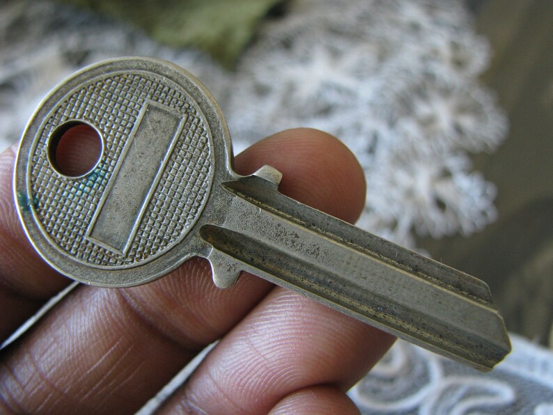Antique Brass Key Flat Brass Key Graham Manufacturing Co. - Etsy