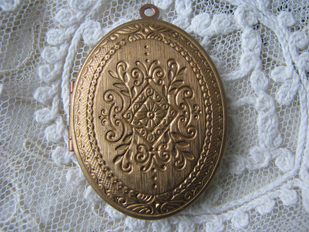 Victorian Locket, Vintage Victorian Style Locket, Stamped Brass Locket ...