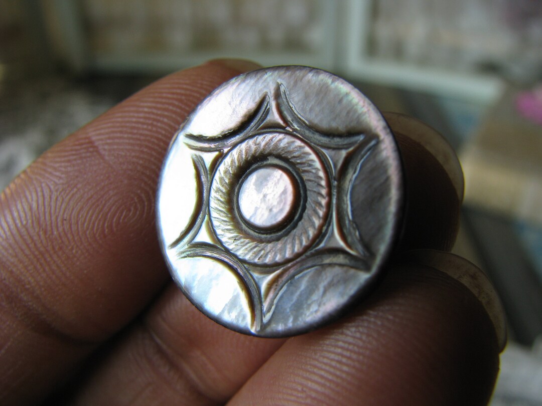 Antique Carved Shell Button, Antique Mother of Pearl Button, Mother of ...