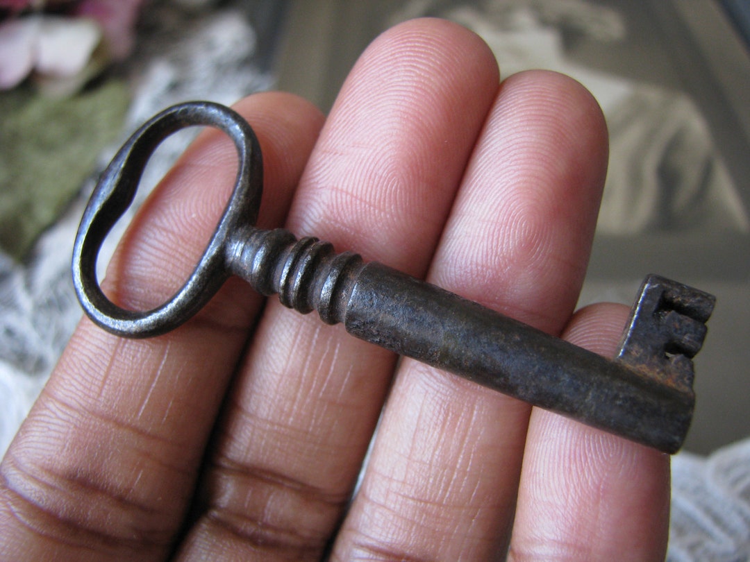 Antique Halloween Decor, Antique French Key, Antique Skeleton Key ...