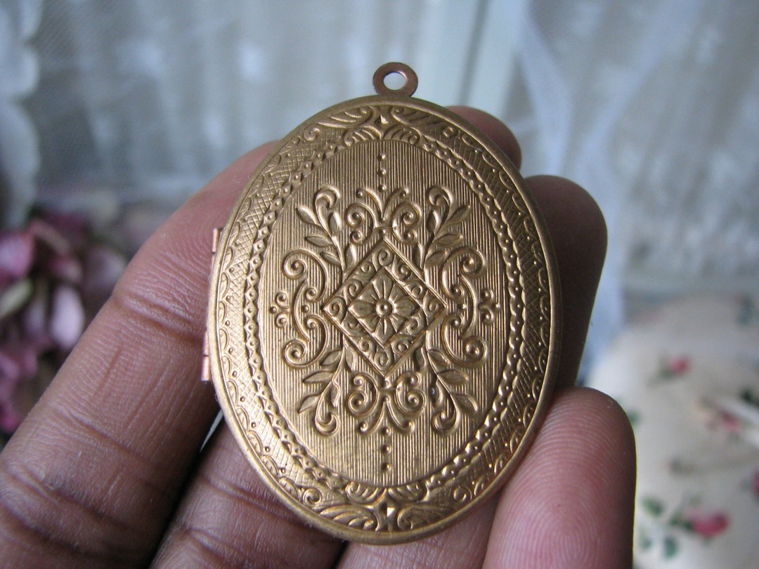 Victorian Locket, Vintage Victorian Style Locket, Stamped Brass Locket ...