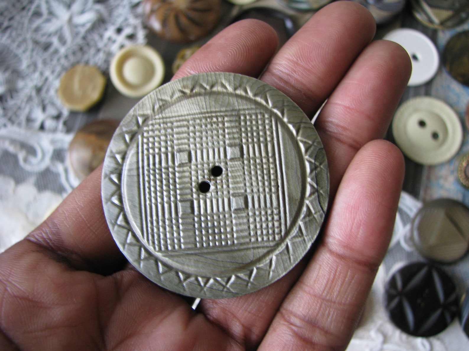 Vintage Coat Buttons Large Coat Buttons Vintage Plastic Coat - Etsy