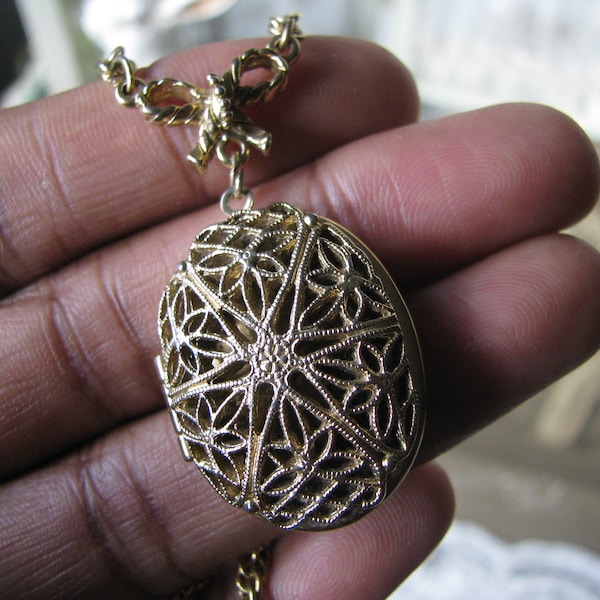 Filigree Locket - Etsy