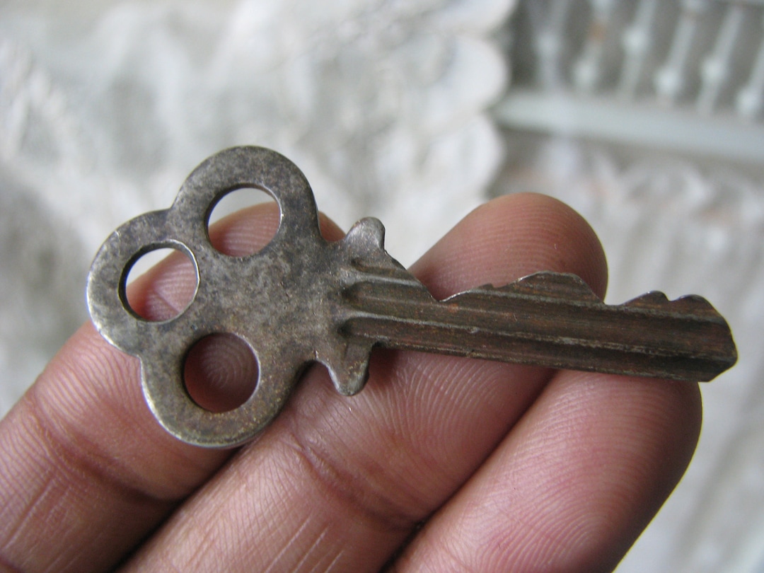Antique Brass Key, Antique Flat Key, Antique Pin Tumbler Key, Grip ...