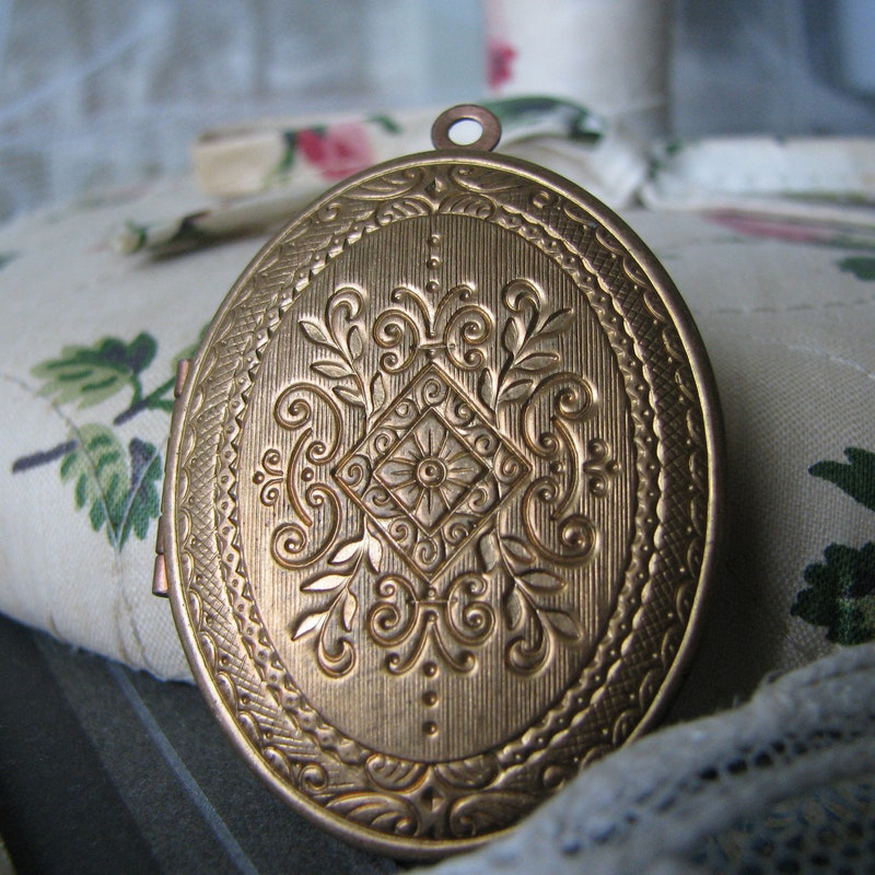 Large Oval Locket - Etsy