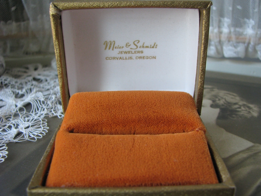 Vintage Engagement Ring Box, Gold Ring Box, Late Art Deco Ring Box, Old ...