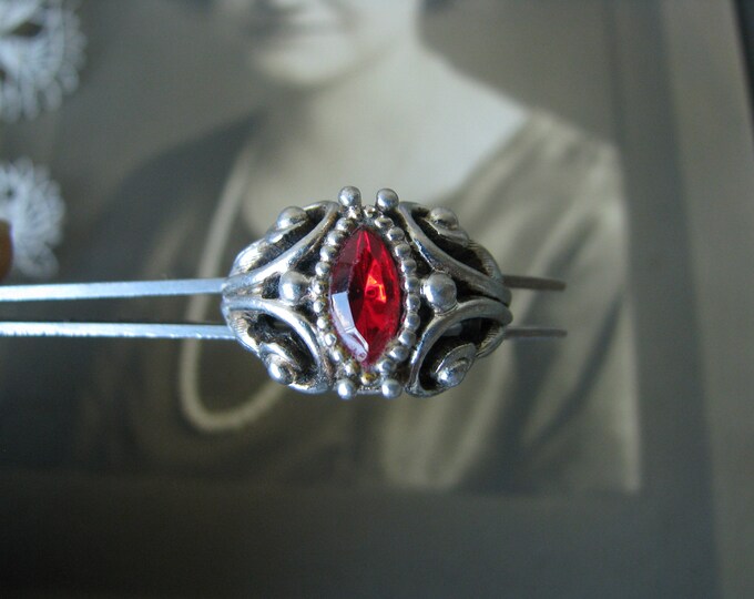 Vintage Red Rhinestone Ring, Vintage Costume Ring, Ruby Glass Ring ...