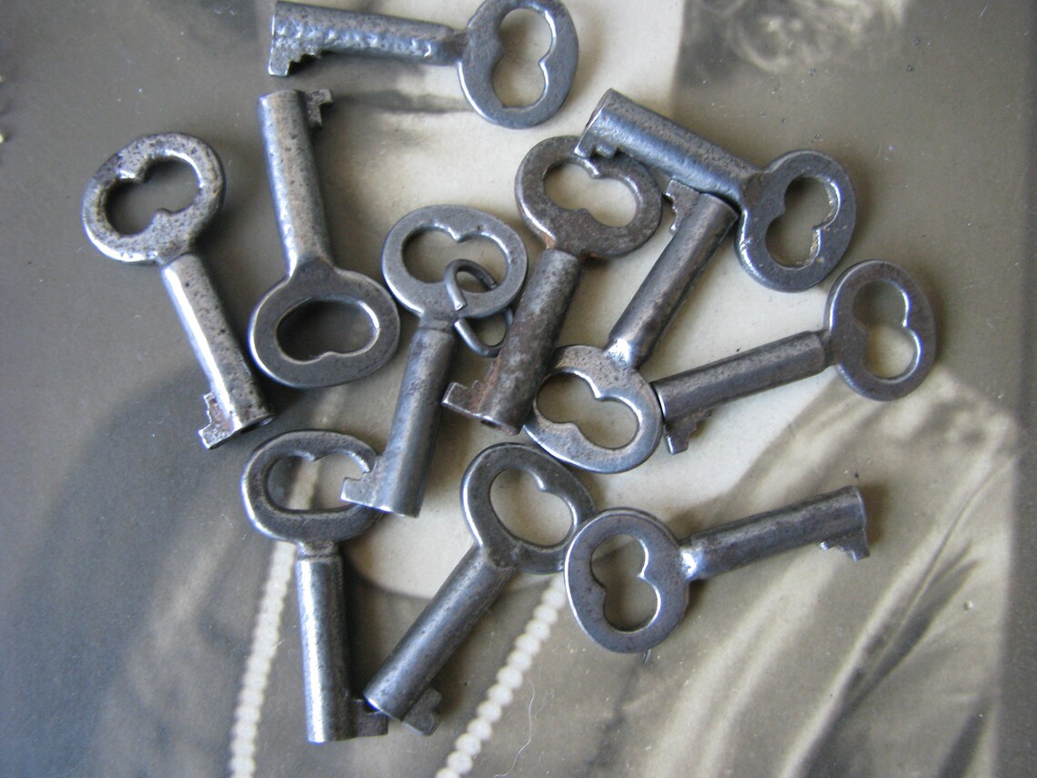 Small Antique Key Pendant, Steampunk Jewelry - Etsy