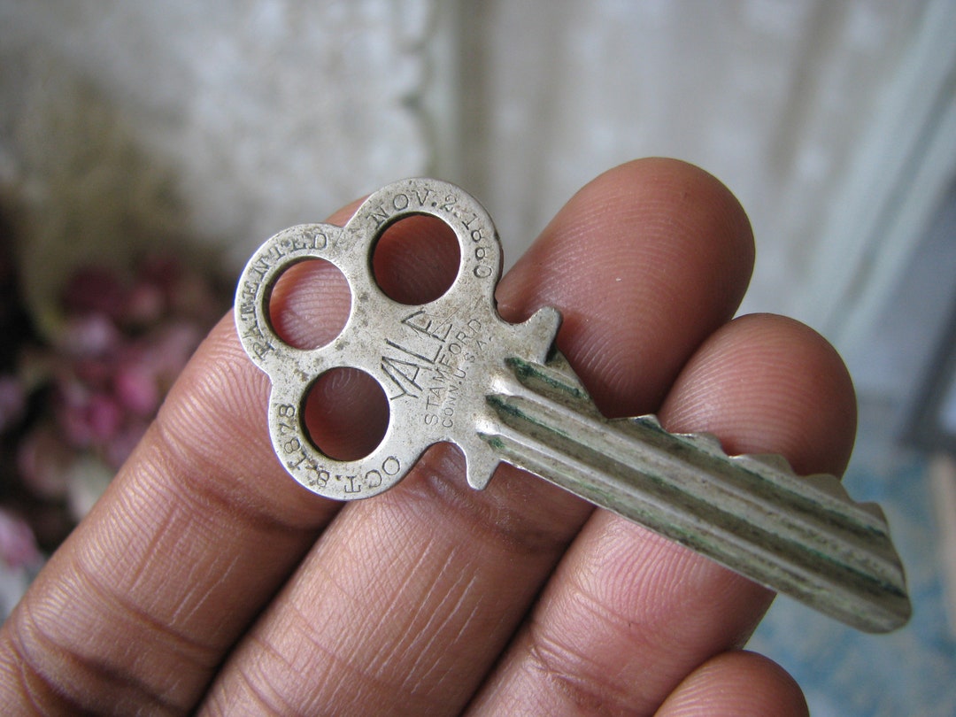 Antique Brass Key, Flat Brass Key, Antique Yale Key, Antique Pin ...