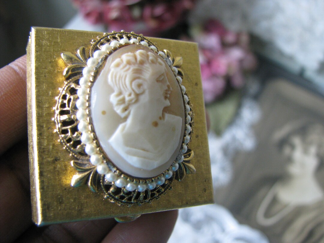 Vintage Shell Cameo Pill Box, Gold Plated Filigree, Faux Pearl - Etsy