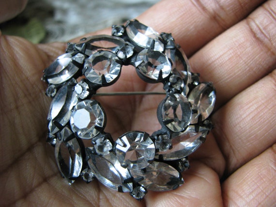 Vintage Rhinestone Brooch, Vintage Wreath Brooch, Rhi… - Gem