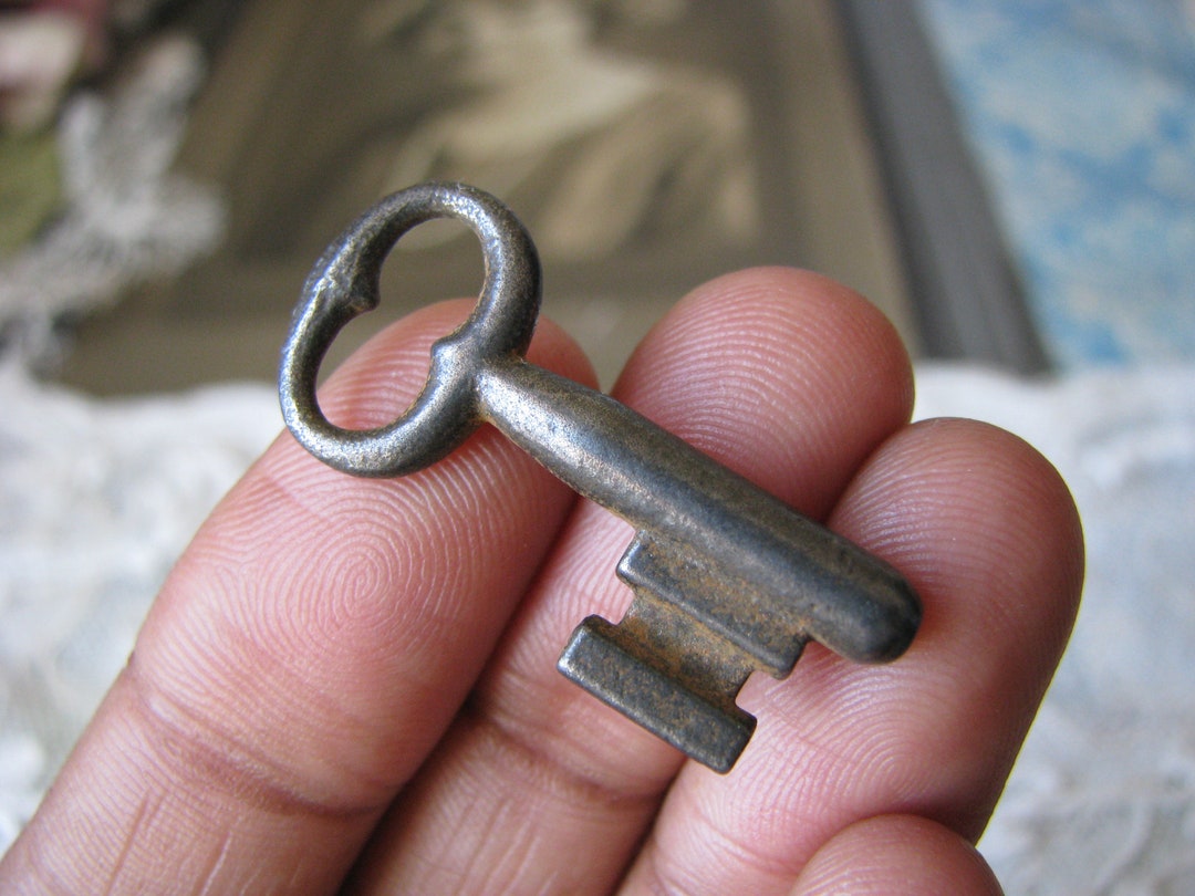 Small Antique Key Pendant, Steampunk Jewelry - Etsy