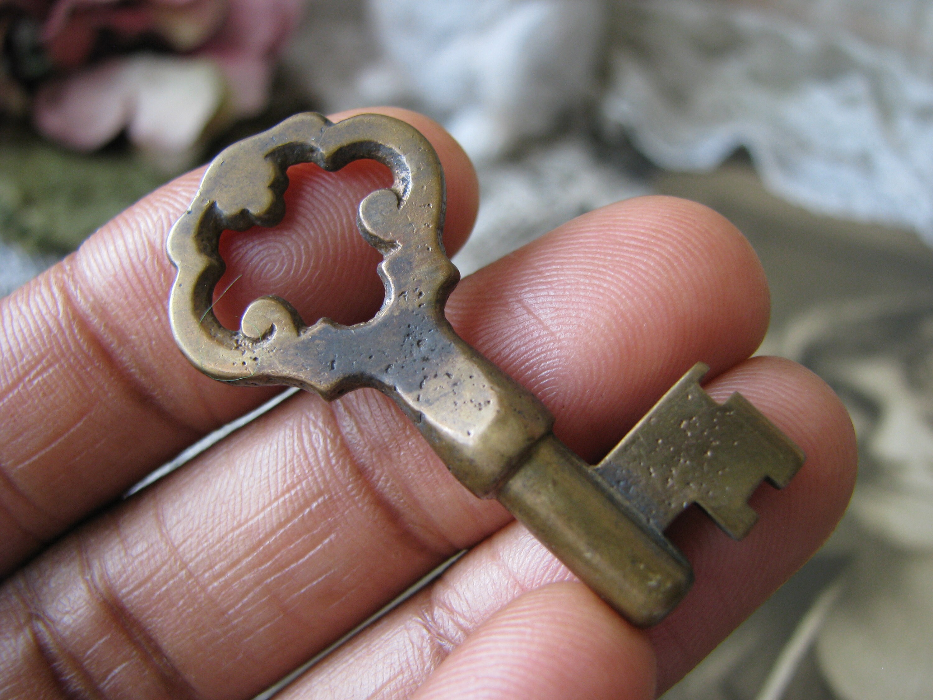 Home & Living Home Improvement Doors & Locks Ornate Brass Key Antique ...