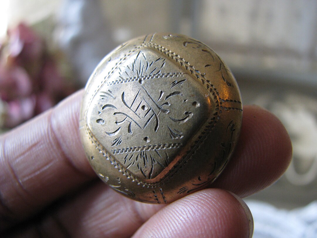 Antique Golden Age Button, Chased Brass Button, Gold Gilt Button ...