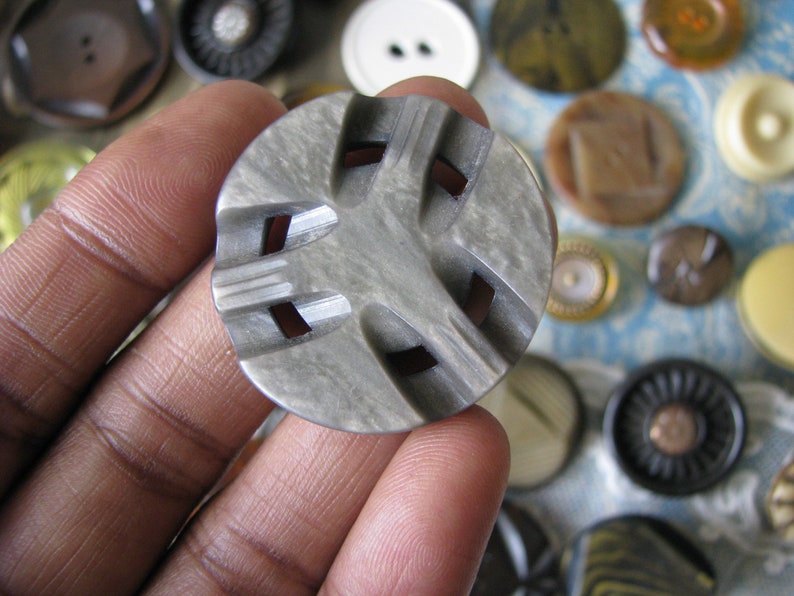 Vintage Coat Buttons Large Coat Buttons Vintage Plastic Coat - Etsy