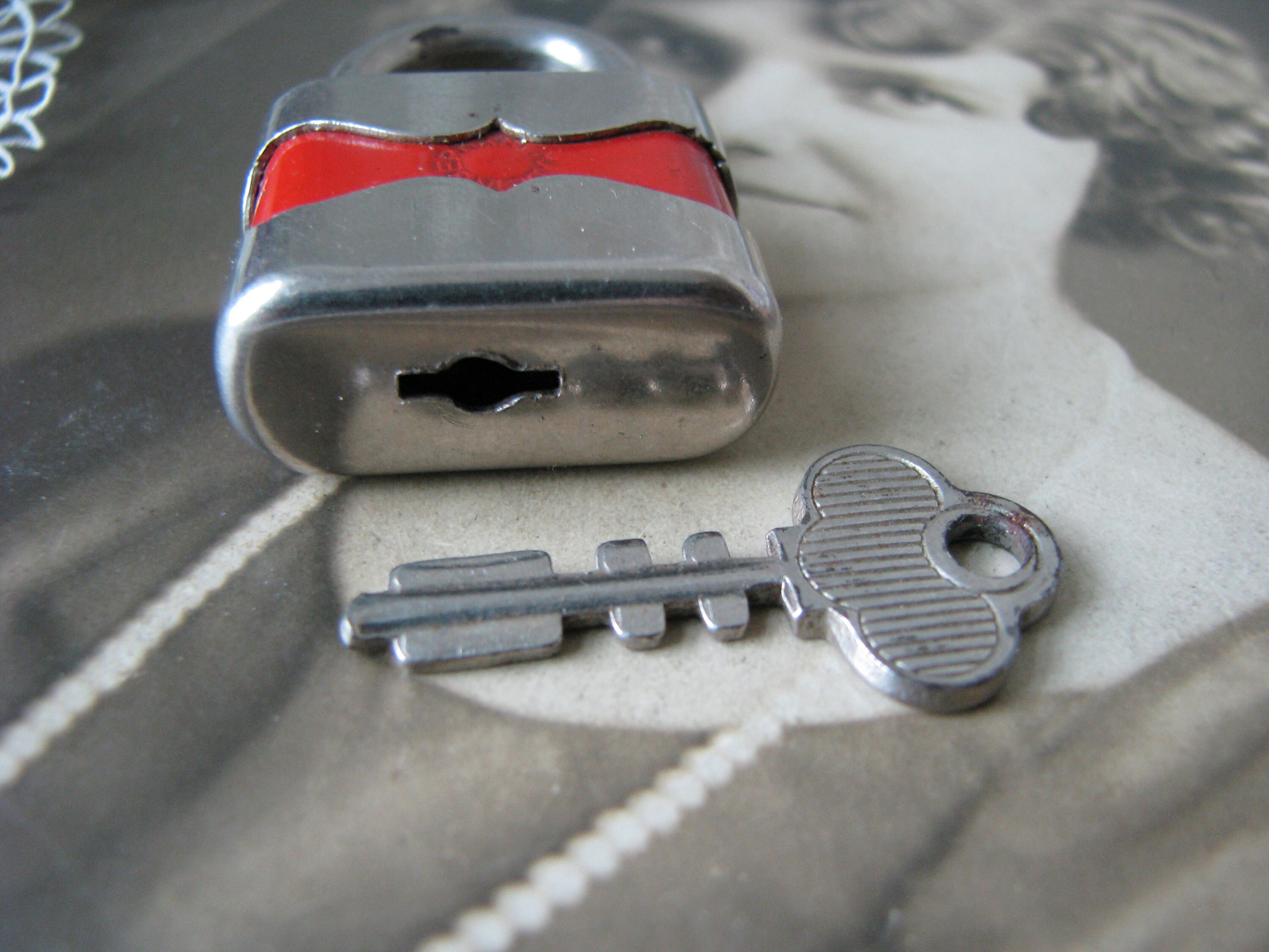 Vintage 1940's Red Padlock & Key Miniature Red Padlock - Etsy