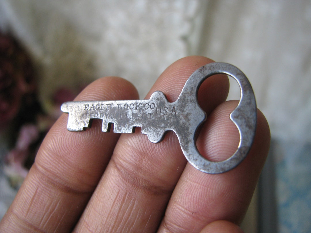 Antique Flat Key, Flat Padlock Key, Eagle Lock Co. Terryville CT ...