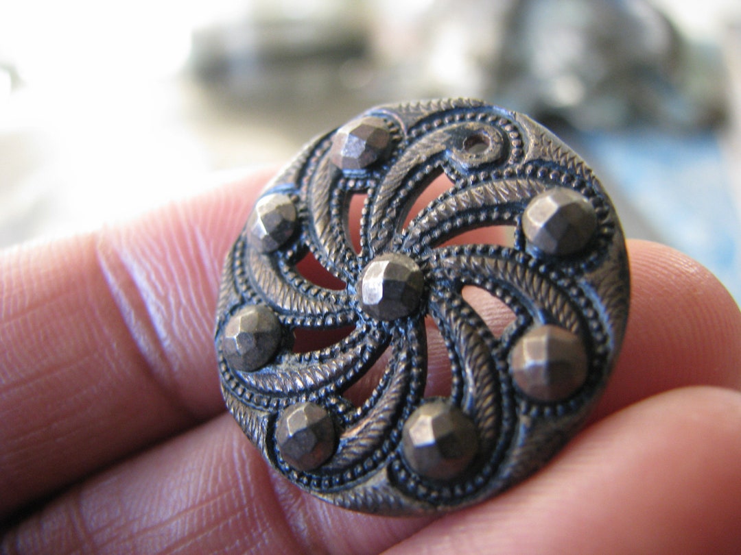 Antique Steel Cut Button, Victorian Steel Cut Button, Antique Picture ...