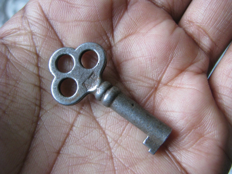 Antique Key Small Antique Key Clover Top Antique Key - Etsy