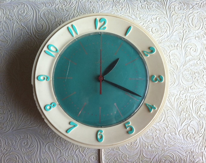 1960's Retro Kitchen Lux Clock in Turquoise - Etsy
