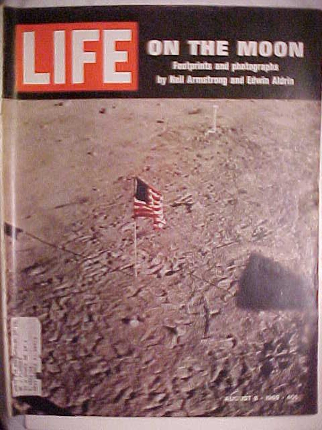 August 8, 1969 LIFE Magazine With Landing the Moon by Neil Armstrong on ...