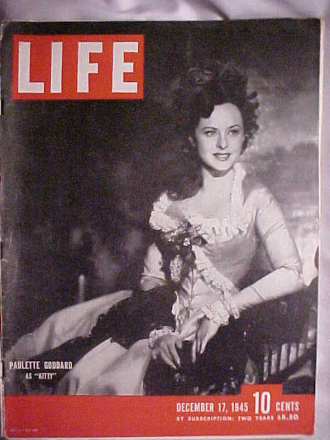 December 17, 1945 LIFE Magazine With Paulette Goddard on the Cover Has ...